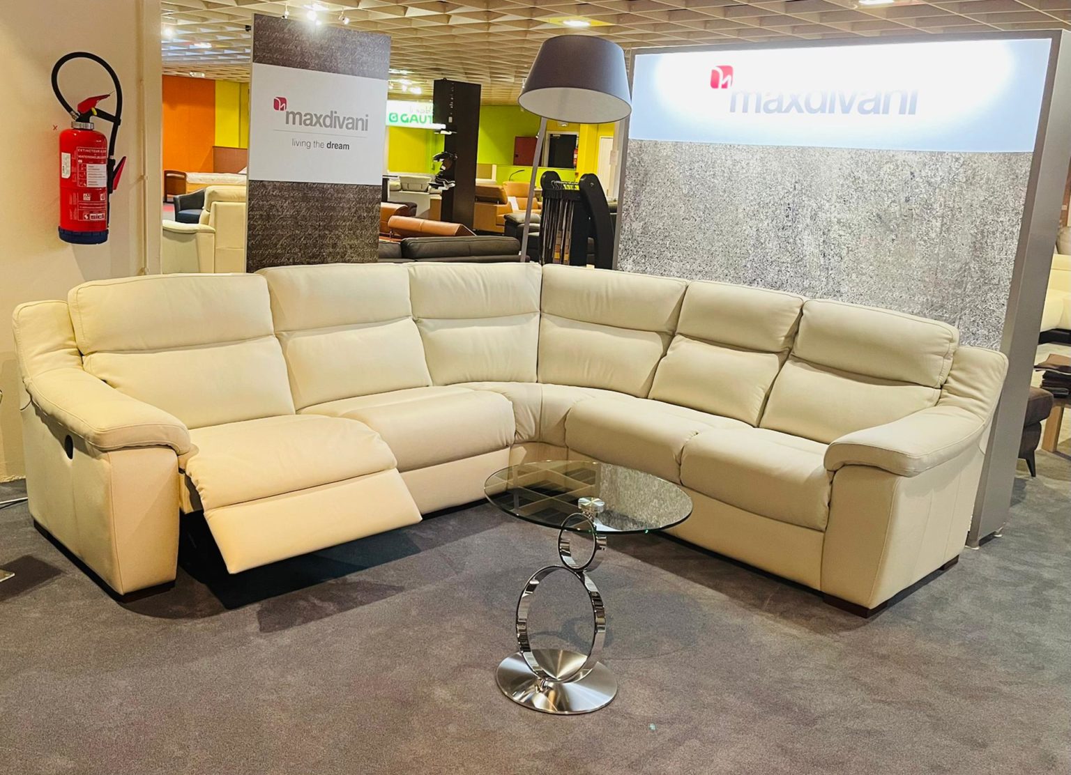 MAX DIVANI – Paduwat